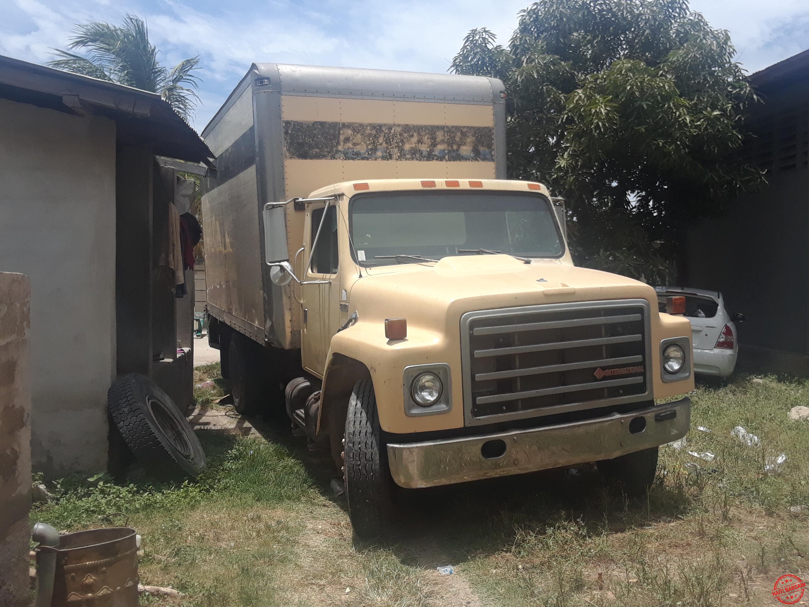 Commercial Trucks - 1986 INTERNATIONAL S1700