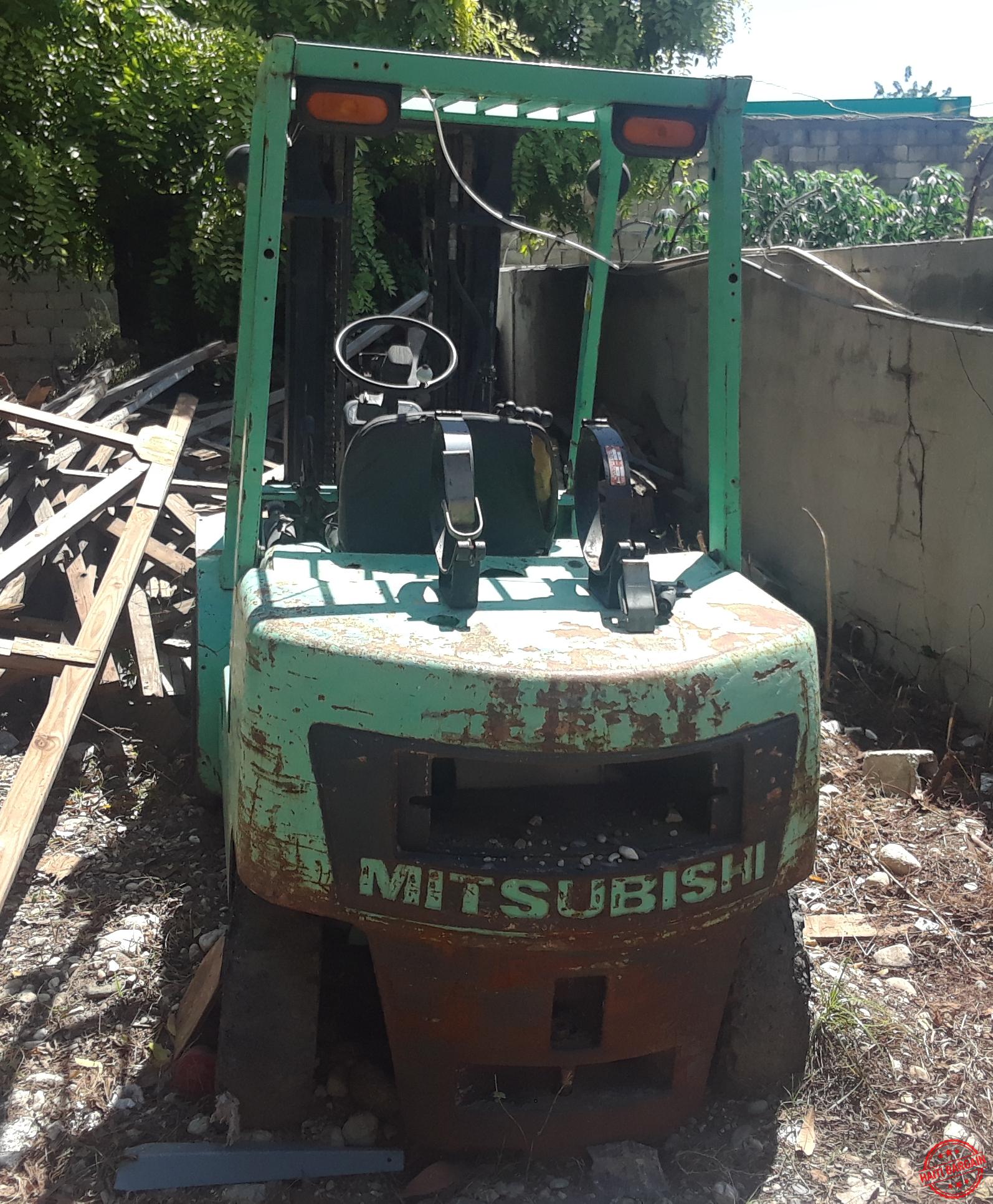 Heavy Equipments - MITSUBISHI FG30 FORKLIFT