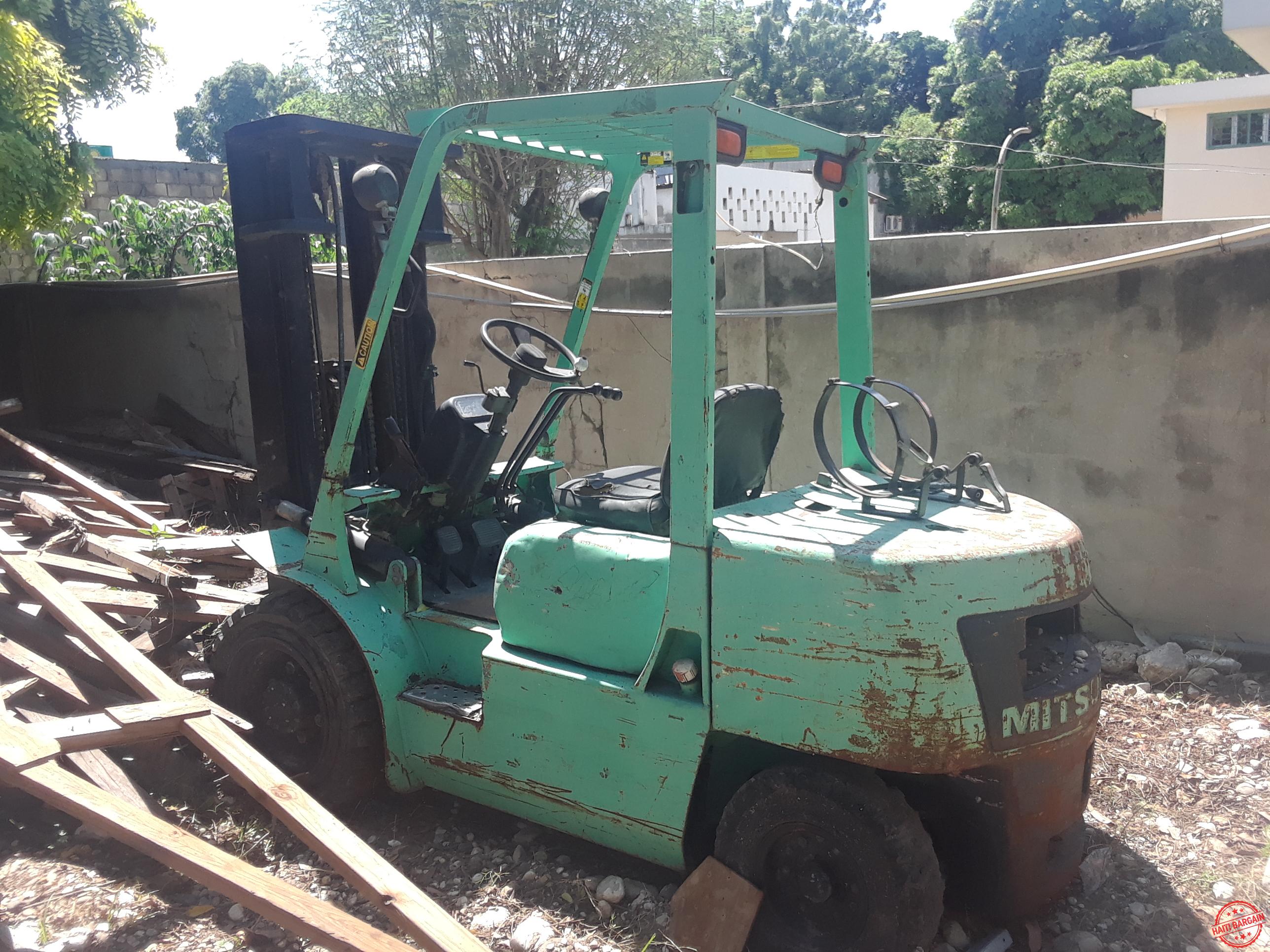 Heavy Equipments - MITSUBISHI FG30 FORKLIFT